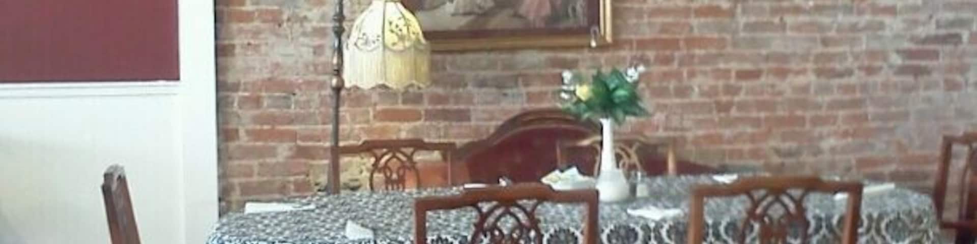 Great home cooked lunch. Service is very extraordinary. Loved it!