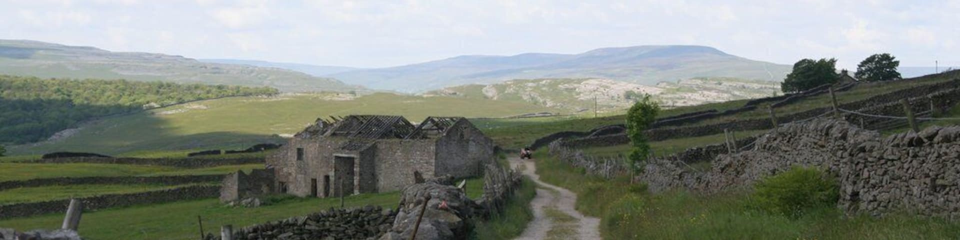 Ruined barn, Edge Lane