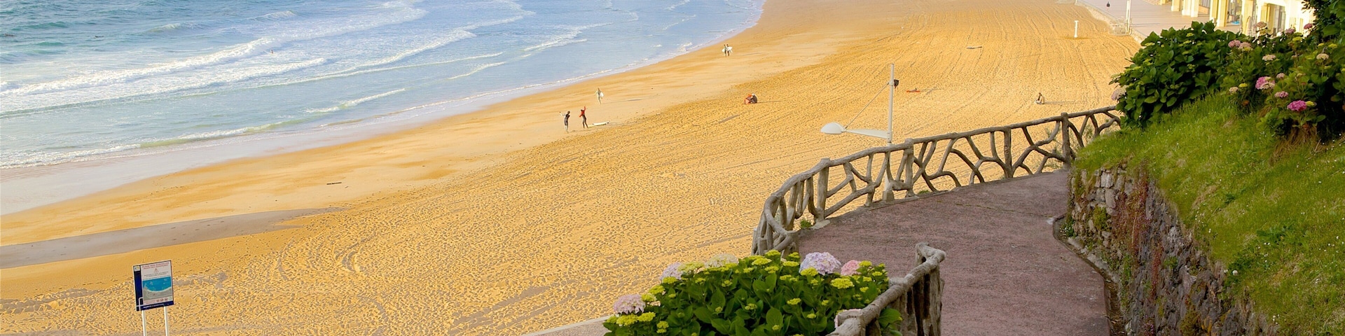 Biarritz caracterizando uma praia de areia