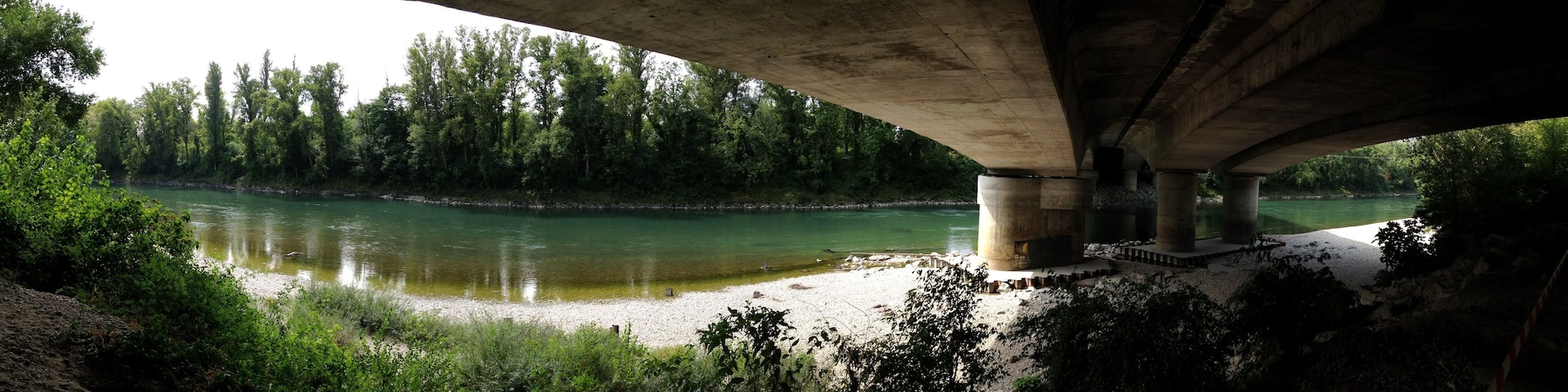 Pont de l'A42 à Saint-Maurice-de-Beynost.