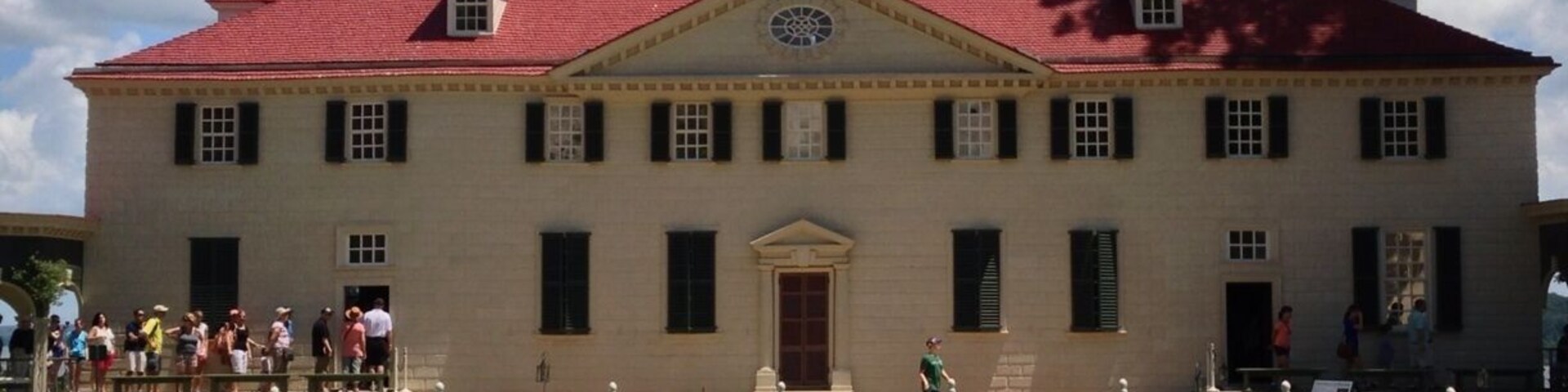 Main house at Mount Vernon, Virginia. George slept here!