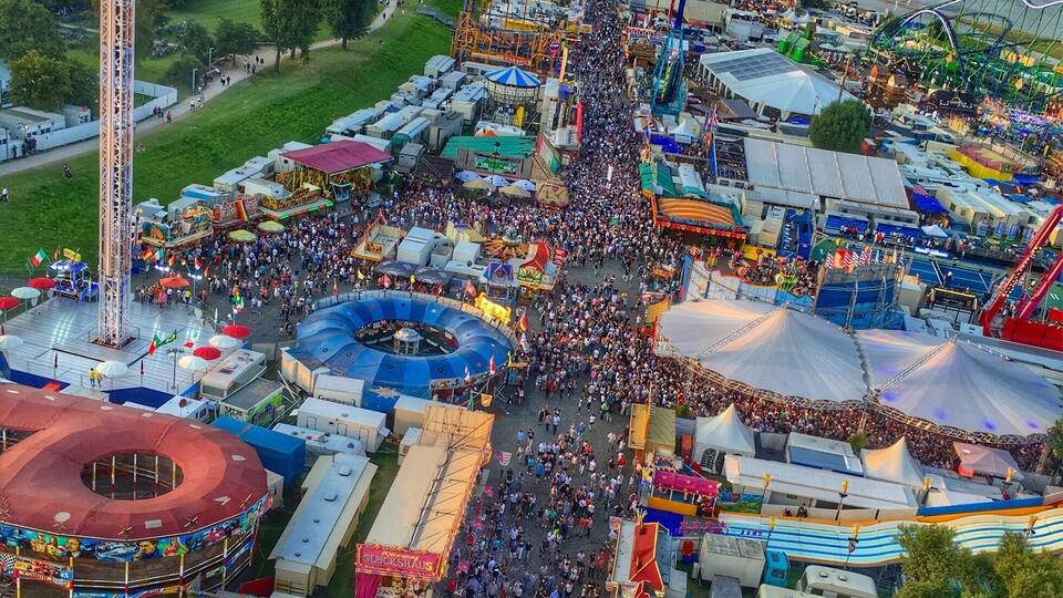 Every summer starting in mid-July, one of Germany's biggest fair is held by the Rhine River in Oberkassel, Düsseldorf. The fair goes on for 10 days with fireworks at the beginning and the end. There are plenty of rides to choose from along with different Biergartens and food stands. #LoveMyTown More info for the current event can be found here: http://www.rheinkirmes.com/