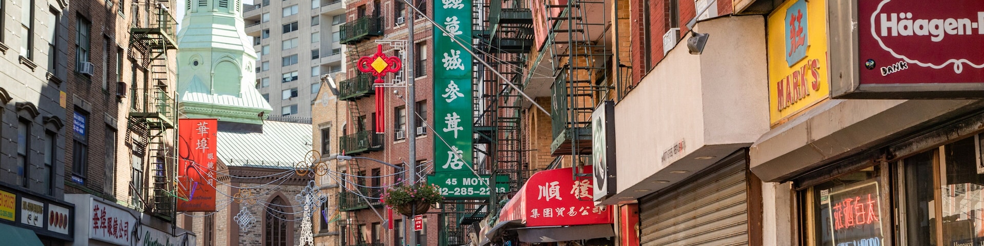 Chinatown featuring street scenes and a city