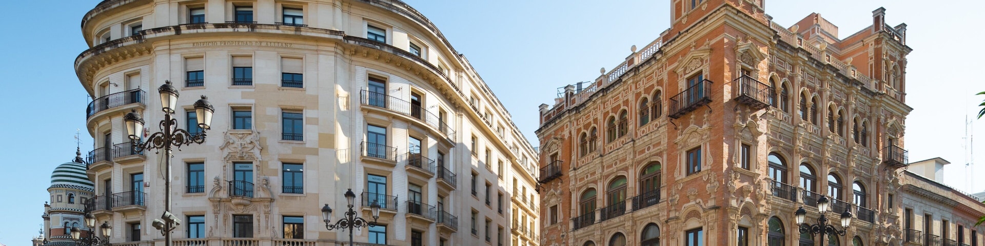 El Arenal showing heritage architecture