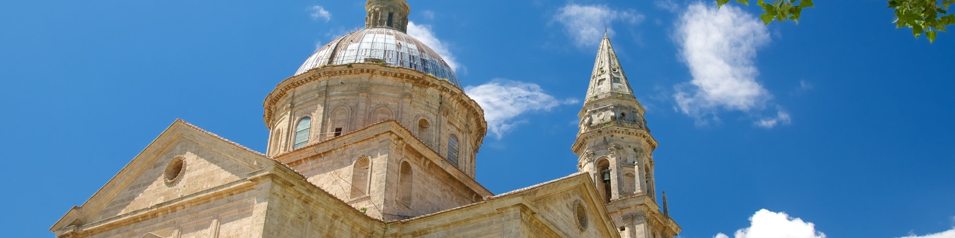 Montepulciano showing heritage architecture