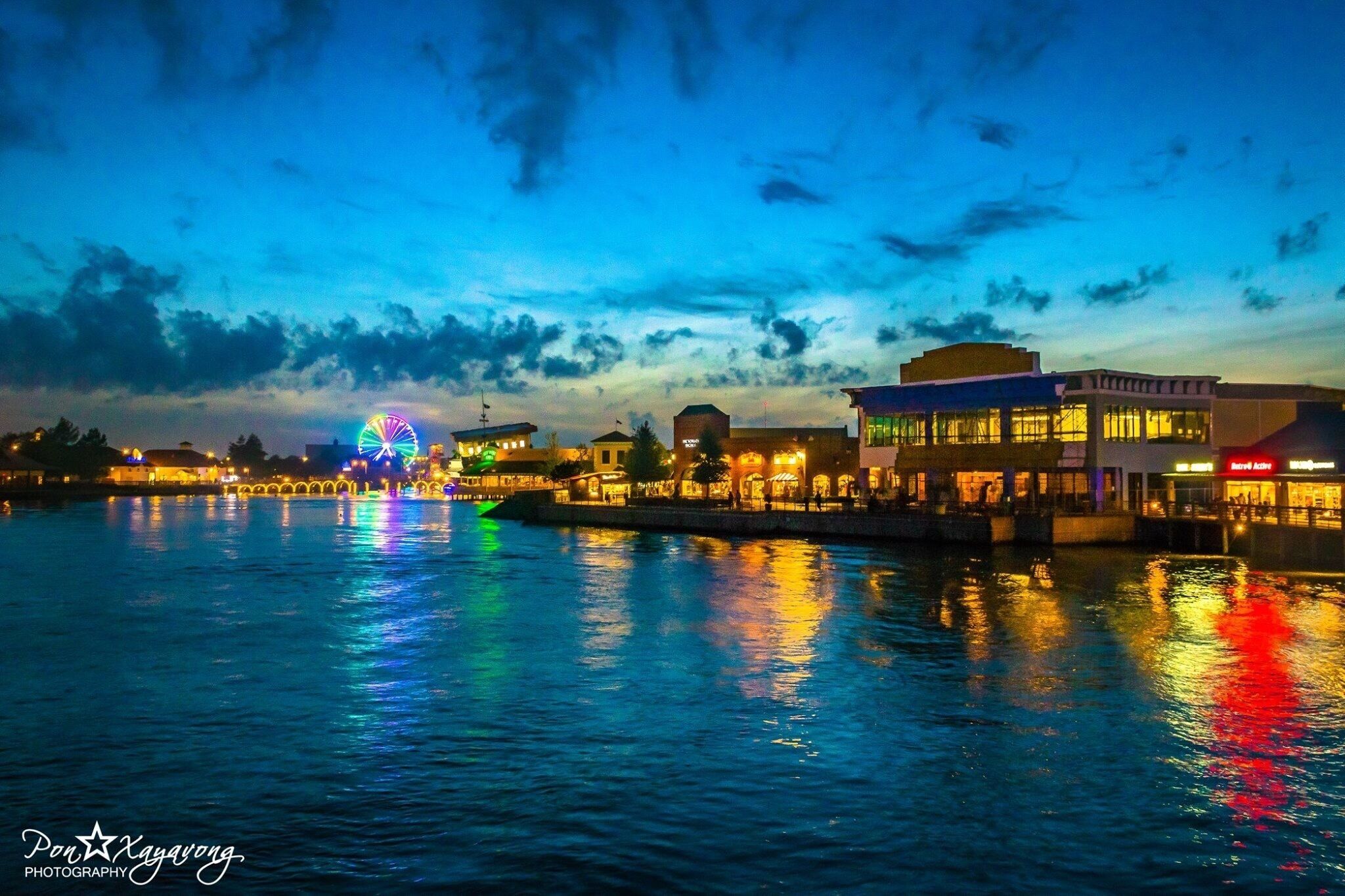 Sunset the the broadway at the beach