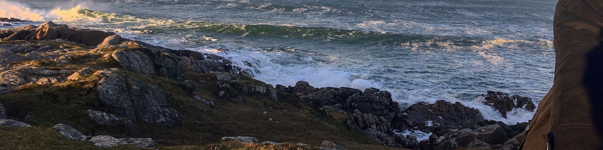 If you've ever wondered it might feel like to stand at the edge of the world, I highly recommend taking a walk to this secluded location.
#BVSBlue
#outdoors
#ireland