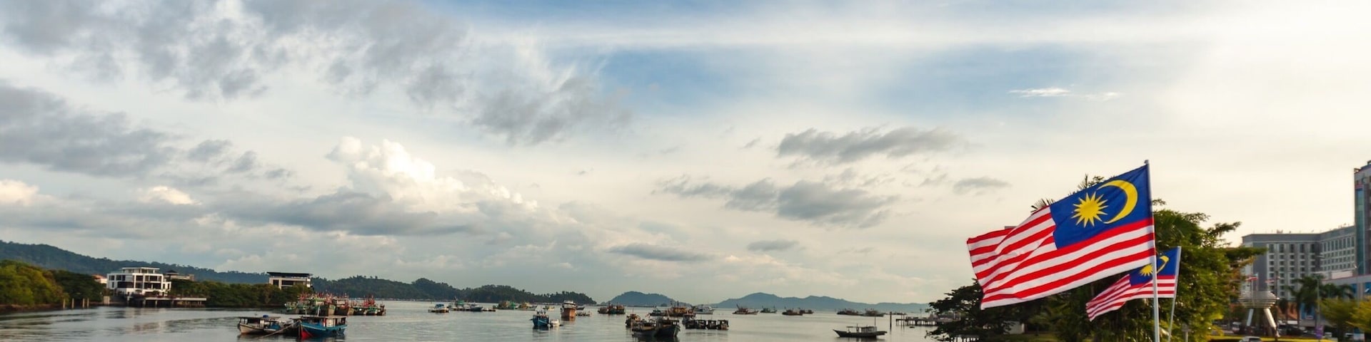 This was taken after a quick walk from the Philippine market 6km away around 7am. #kotakinabalu #sunrise #waterfront #imagoKK #KK #Sabah