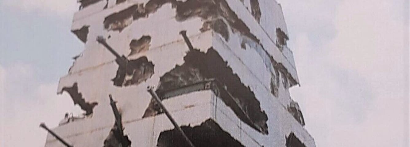 The world’s most unusual war memorial.
In Yarzeh, a village southeast of Beirut, I discovered this enormous conglomerated tower of real tanks, artillery pieces, mortars and armoured vehicles, sandwiched between thick layers of concrete. The 5,000-ton monument is 30 metres high and contains as many as 78 vehicles. It was designed by French-born American artist Armand Fernandez in 1995 and is entitled “The Hope for Peace.”  #LocalSecrets  #History