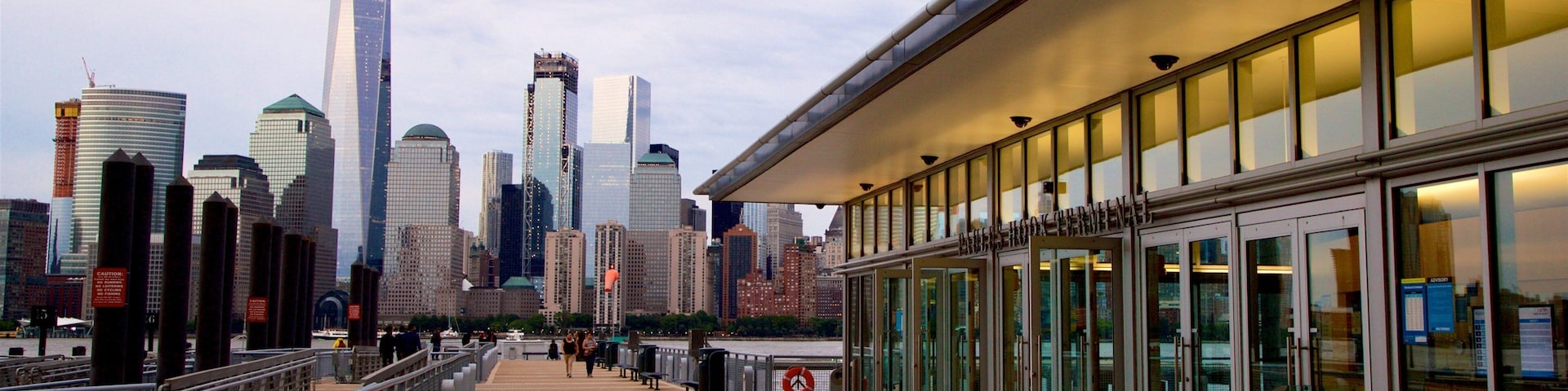 Jersey City caracterizando uma cidade e um edifício