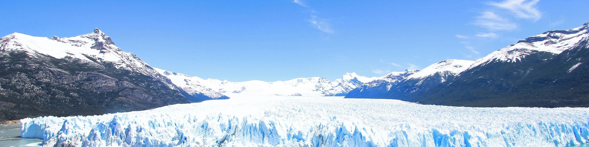 One of the few glaciers in the world that is actually advancing. Perito Moreno is an artist dream and a natural wonder that you have to see to believe, from scale to it's beauty.
#PeritoMoreno #Argentina #SantaCruz #ElCalafate #Glacier