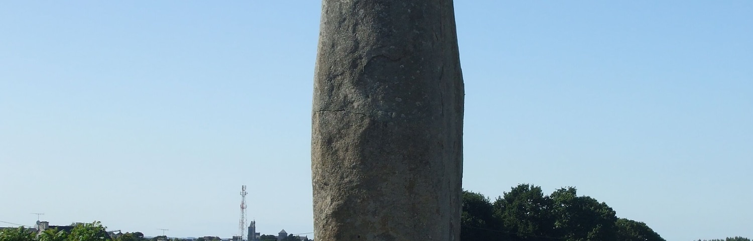 This building is indexed in the Base Mérimée, a database of architectural heritage maintained by the French Ministry of Culture, under the reference PA00090549 .