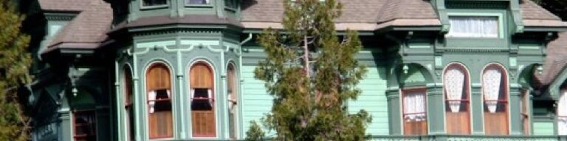 I was too late for a tour that day, but hopefully I'll get to stop by again someday. Self-guided tours are about $6 for adults. You can learn more about the house and upcoming events on their website and Facebook page.