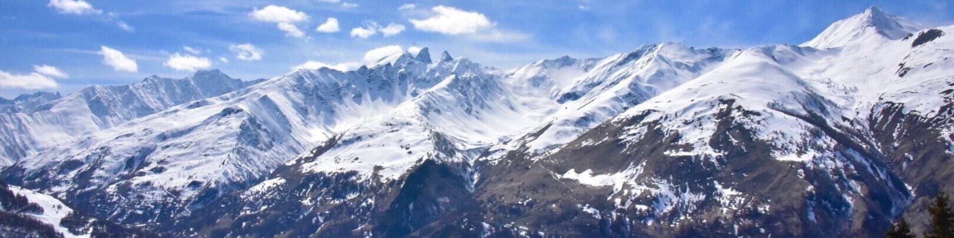 Snowshoe hike in Valloire.