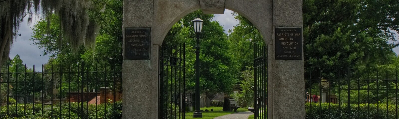 Colonial Park Cemetery One of the oldest cemetery in Savannah. One signer of the Declaration of Independence is resting here. #LikeALocal