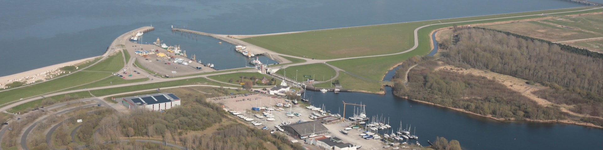 Fotoflug von Nordholz-Spieka nach Oldenburg und Papenburg This photo was taken by Alchemist-hp. If you use one of my photos, an email (account needed) or a message or direct to: my email account would be greatly appreciated. Please note the license terms. Other licensing terms can get discussed, too. This file is copyrighted and has been released under a license which is incompatible with Facebook's licensing terms. It is not permitted to upload this file to Facebook.