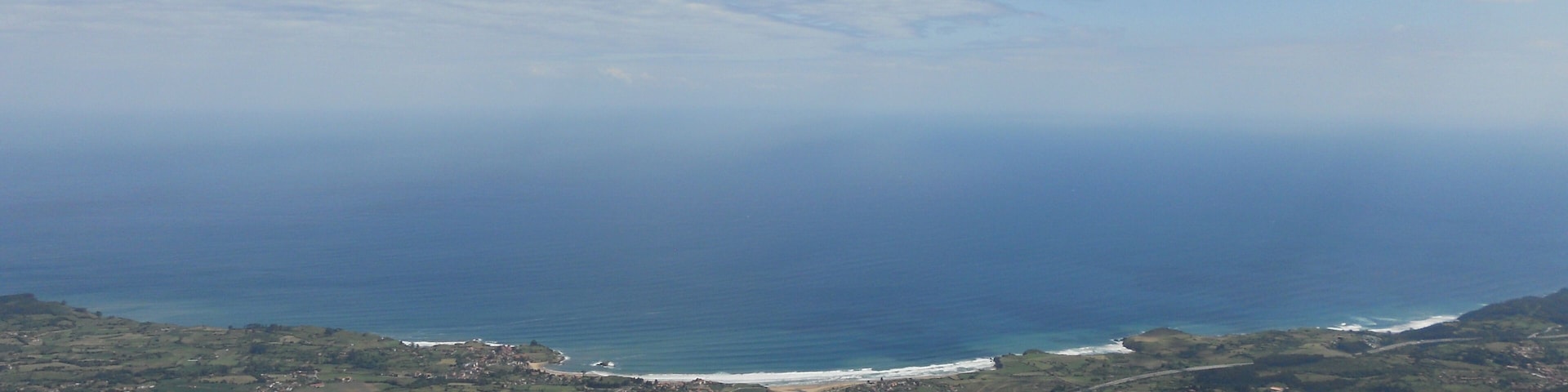 vista del Cantábrico desde el Picu Pienzu (1149 mts )