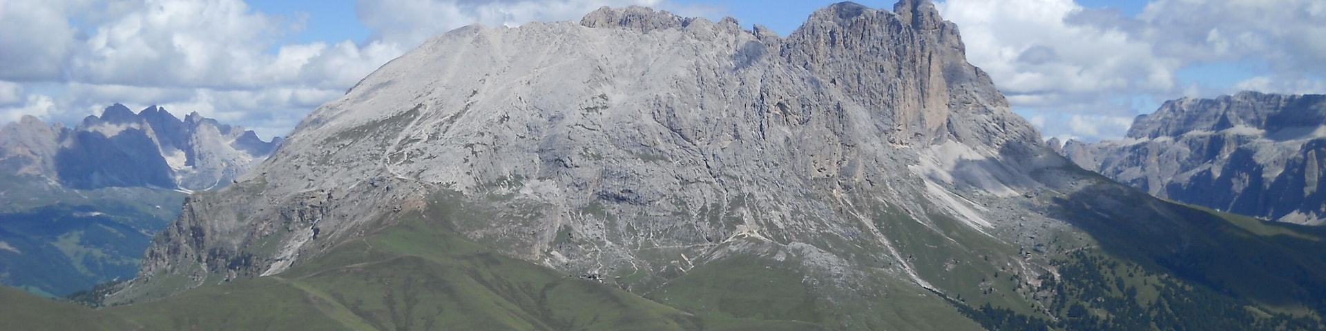 Vista sulle Dolomiti vista da un punto panoramico nei pressi del rifugio Antermoia, sul gruppo del Catinaccio