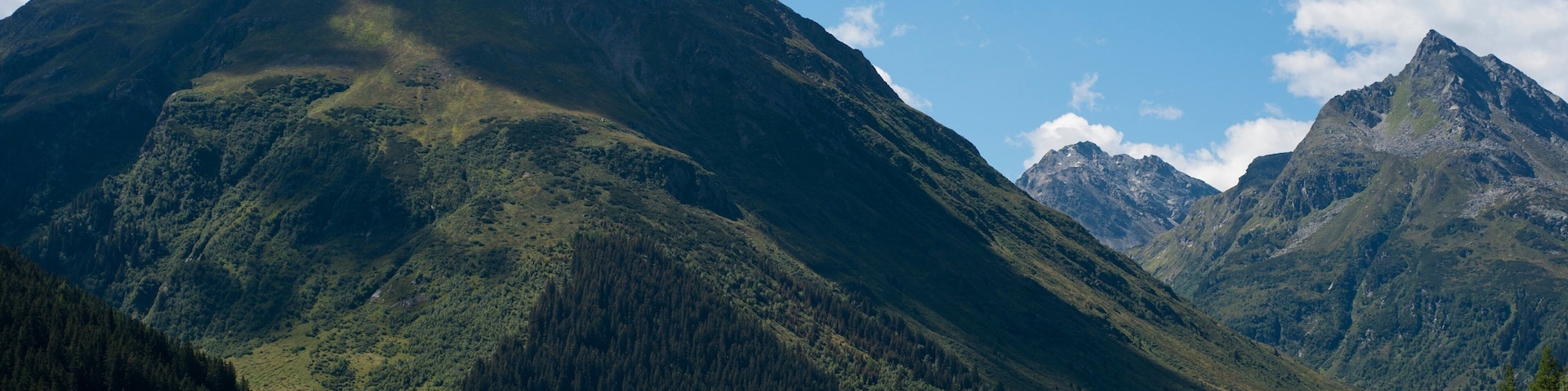 Galtur mostrando uma cidade pequena ou vila e montanhas