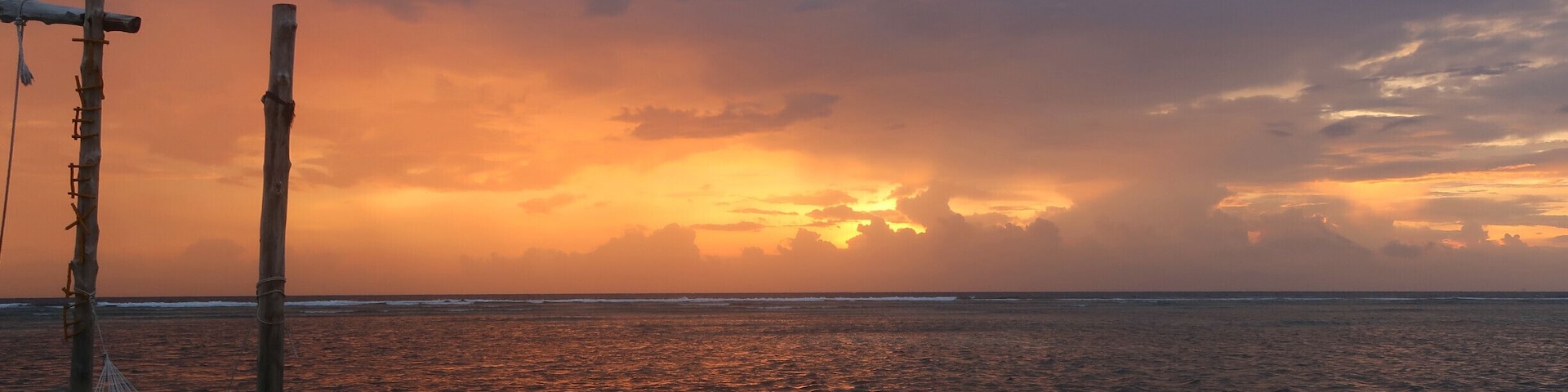 Amazing sunset in Gili Trawangan island in Indonesia.
#EndlessSummer #red #photography #photographer #nature #summer #explore