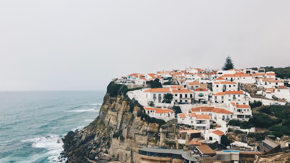 This beautiful village is called Azenhas do Mar and it is located in Sintra, Portugal.
#LifeAtExpedia