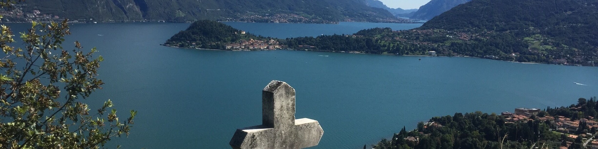 Stop the peak enjoying the views over Lake Como. #lakeciomo #italy