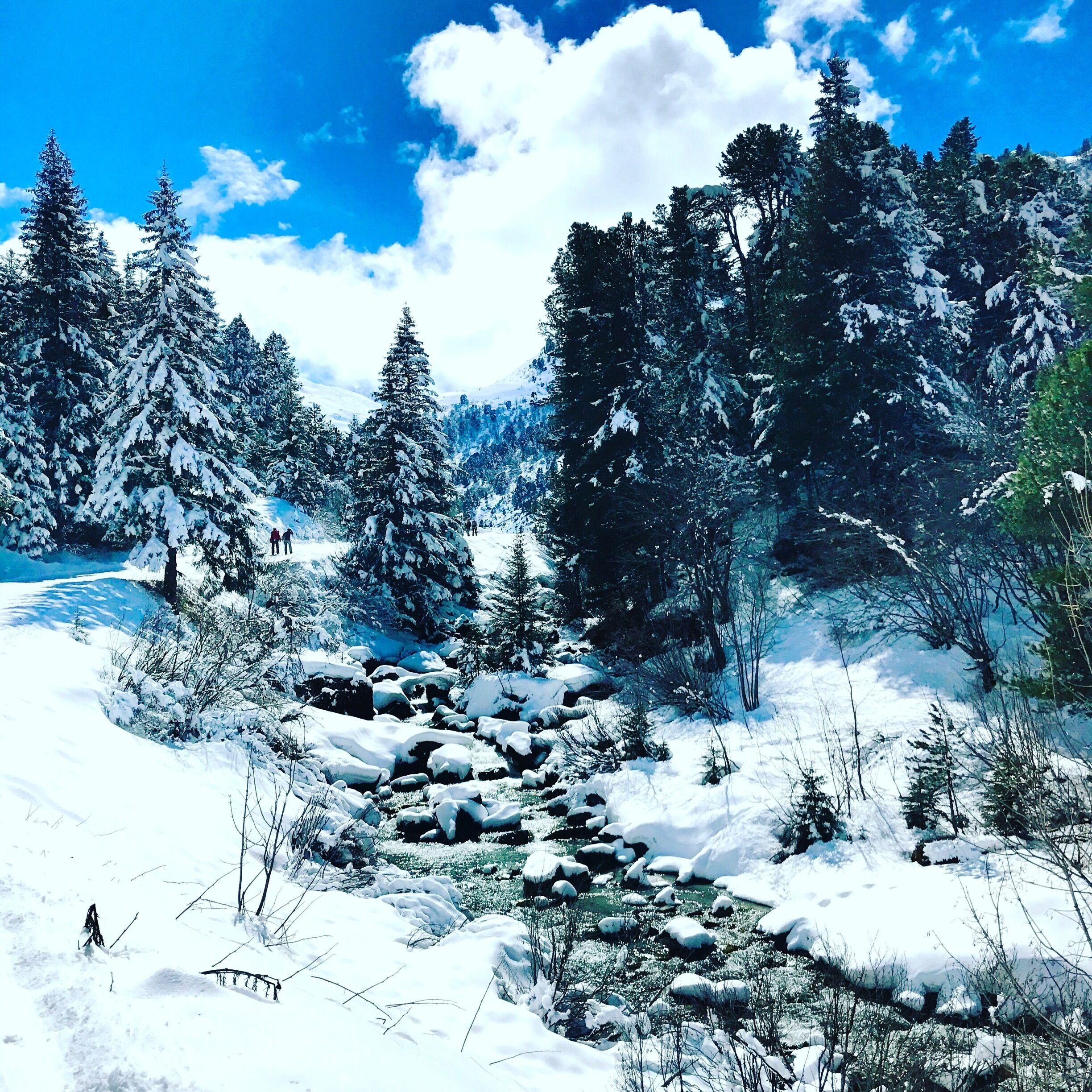 There are plenty of reasons to love Méribel, not least for its pretty, chalet-style architecture, wooded surroundings and friendly, village atmosphere. But the prime reason is its central position within France’s huge Trois Vallées ski area. #LifeAtExpedia