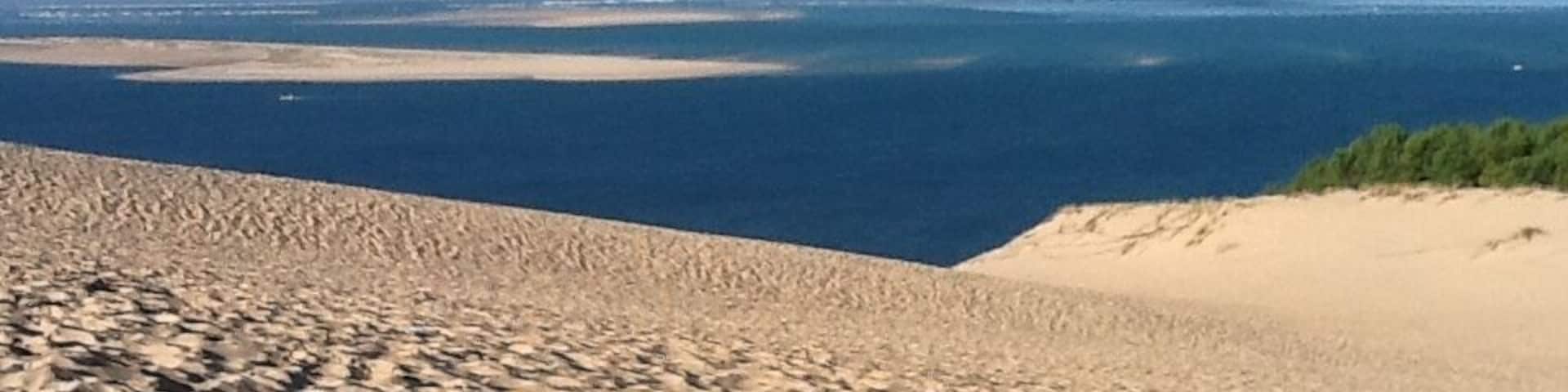 Dune du Pyla avec vue sur l'océan Atlantique.