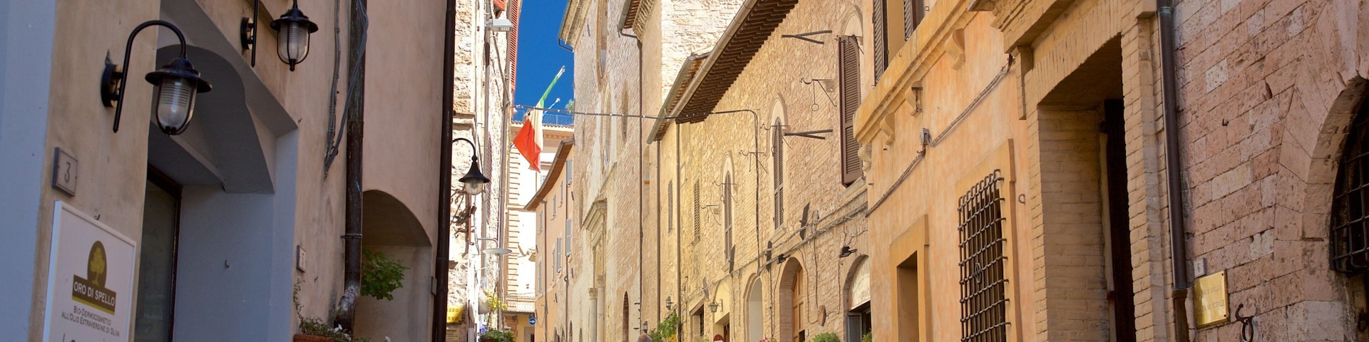 Spello featuring street scenes as well as a couple