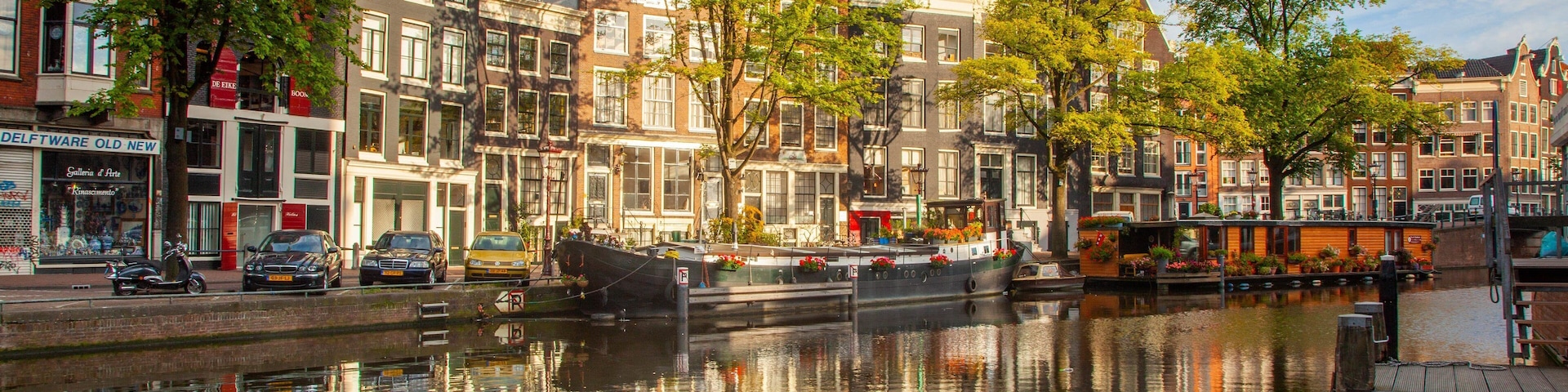 Canal Ring showing a river or creek, a city and heritage elements