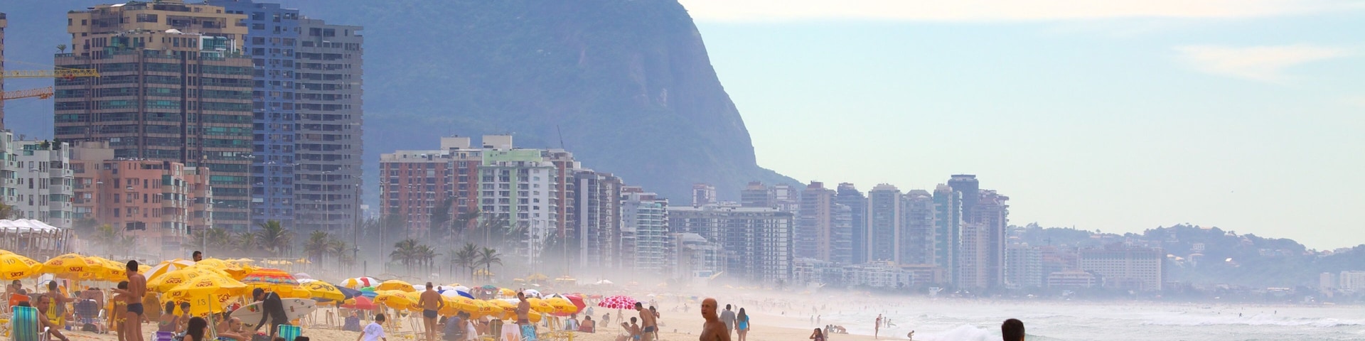 Barra da Tijuca featuring a sandy beach