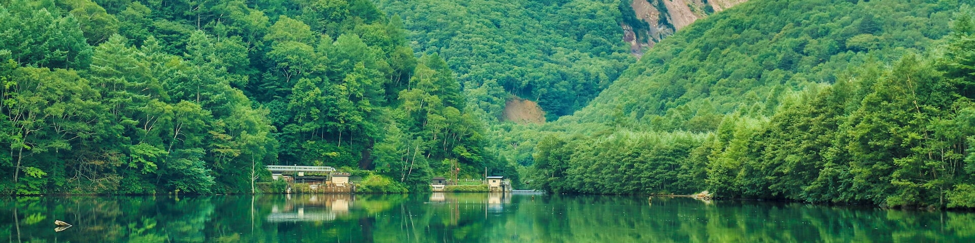 Kamikochi is really a beautiful place to visit in Nagano area of Japan. The Taisho Pond looks like a mirror in the early morning and I will never forget this memory.
#green