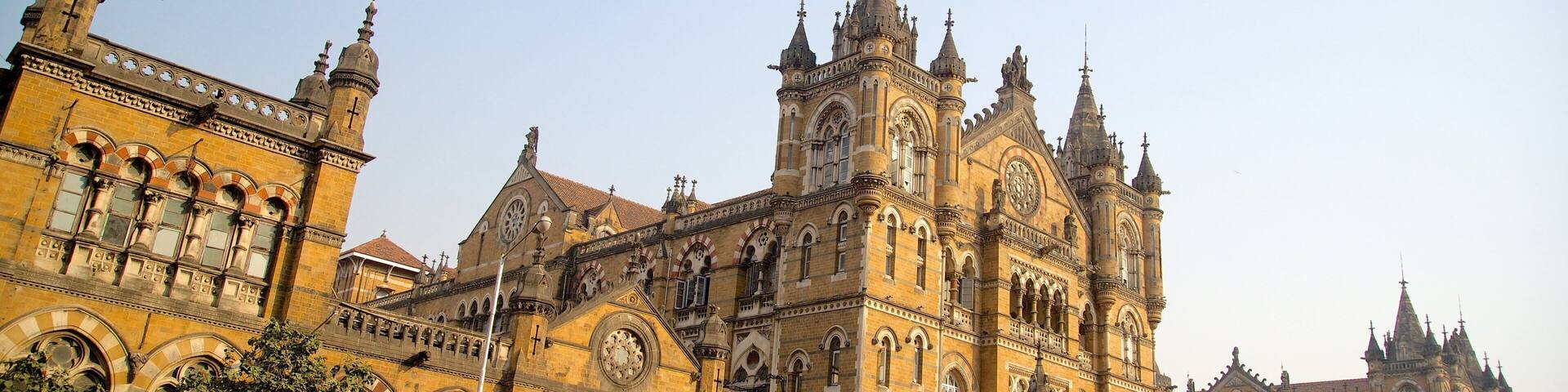 Chhatrapati Shivaji Terminus caracterizando elementos de patrimônio e arquitetura de patrimônio