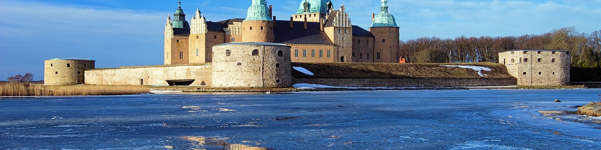 Kalmar County showing chateau or palace and a lake or waterhole