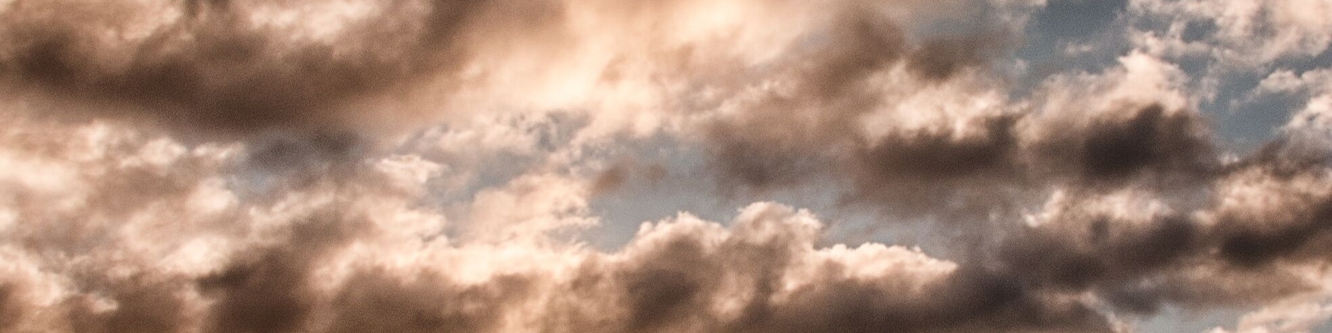 #tipperary #clouds #colour #rockofcashel #light