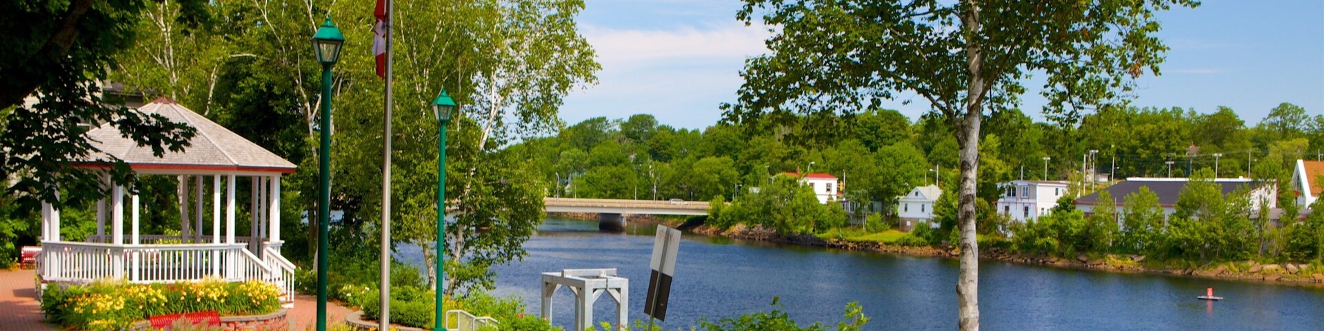 Bridgewater caracterizando um rio ou córrego e um parque