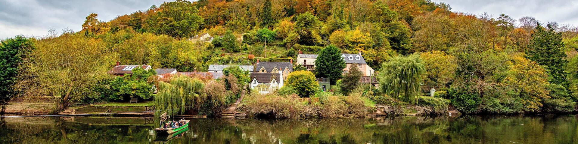Took a #walk down from the view at #symondsyatrock through the #woodland down a #steep path leading down to the #river #wye and the #pullferry #ferryman, Nice area great #pub and even #rivercruise . Not so easy going back up the #steep #path but worth the effort