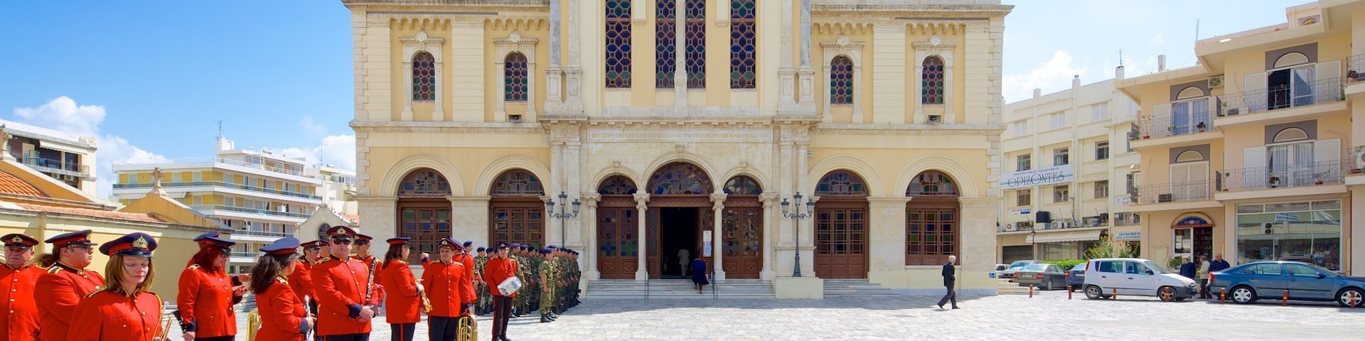 St. Minas Cathedral showing a church or cathedral, religious aspects and a square or plaza