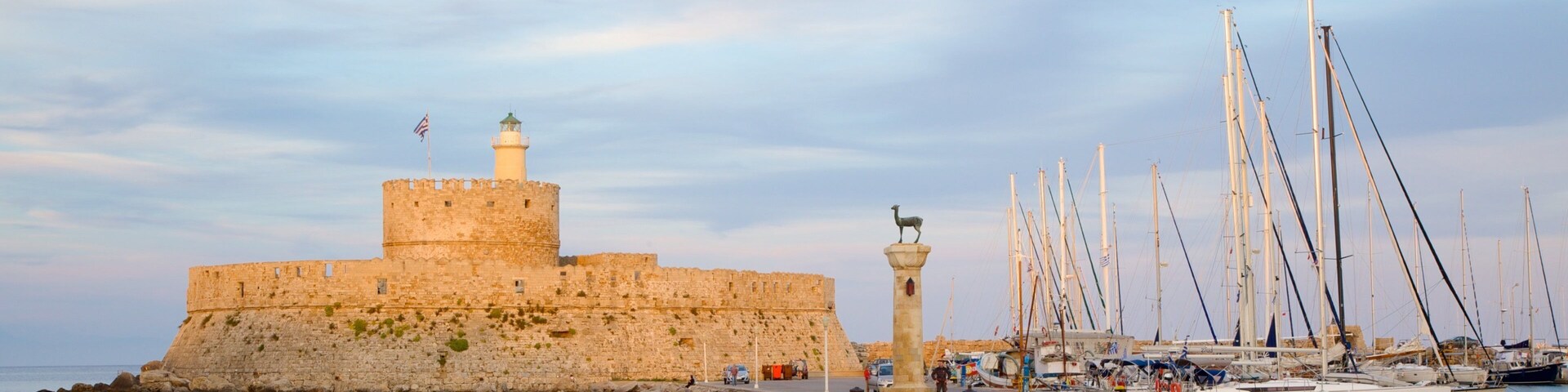Harbour Gates showing a castle