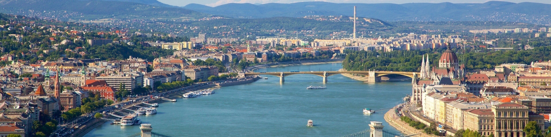 Citadella featuring a bridge, a river or creek and a city
