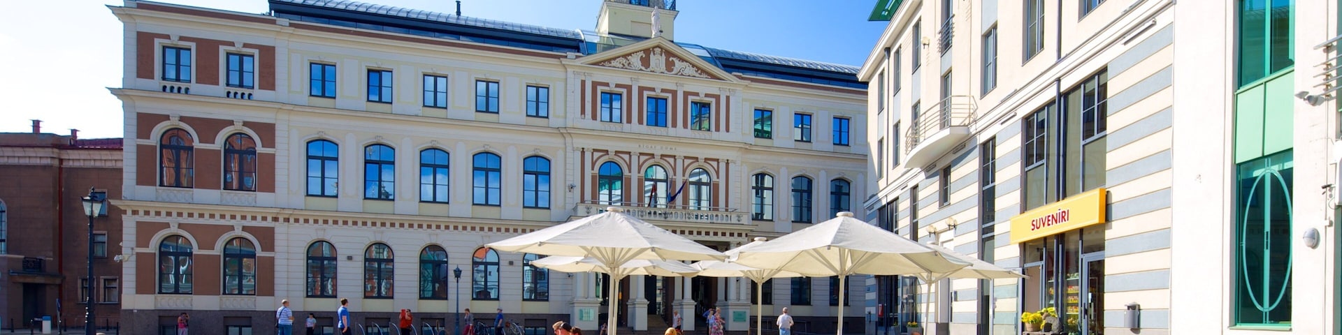 Town Hall featuring outdoor eating, cafe lifestyle and a square or plaza