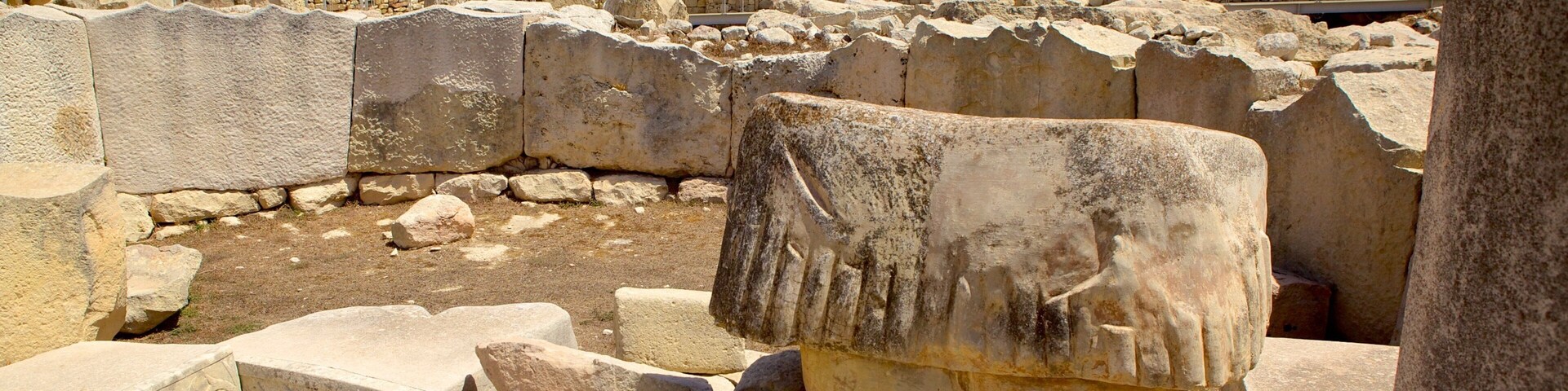Tarxien Temples featuring building ruins