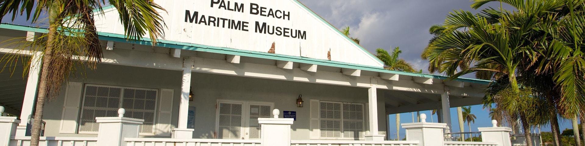 Palm Beach Maritime Museum mostrando sinalização