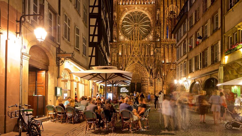 Our Lady of Strasbourg Cathedral featuring a church or cathedral, heritage architecture and outdoor eating
