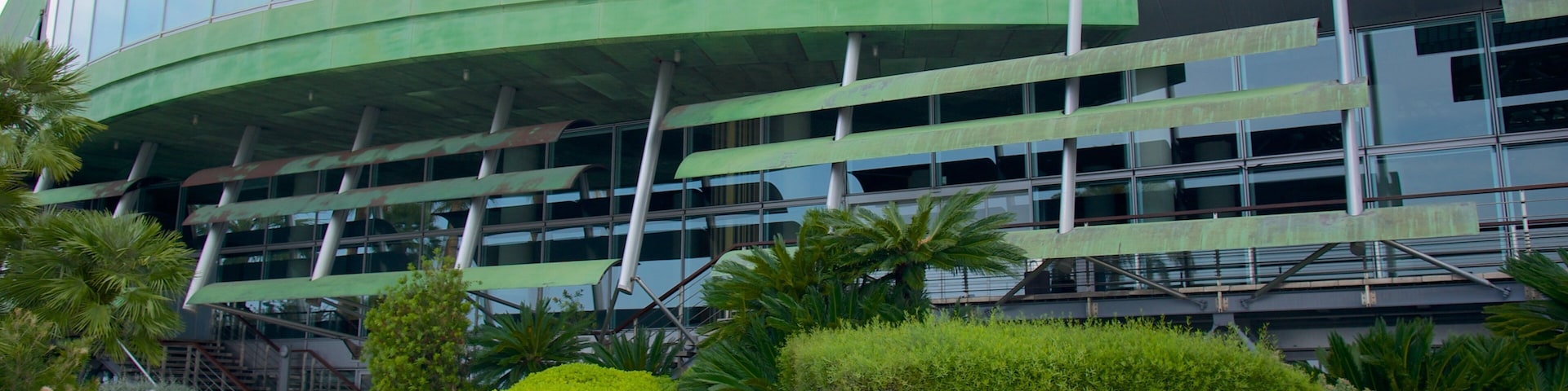 Grimaldi Forum showing a garden