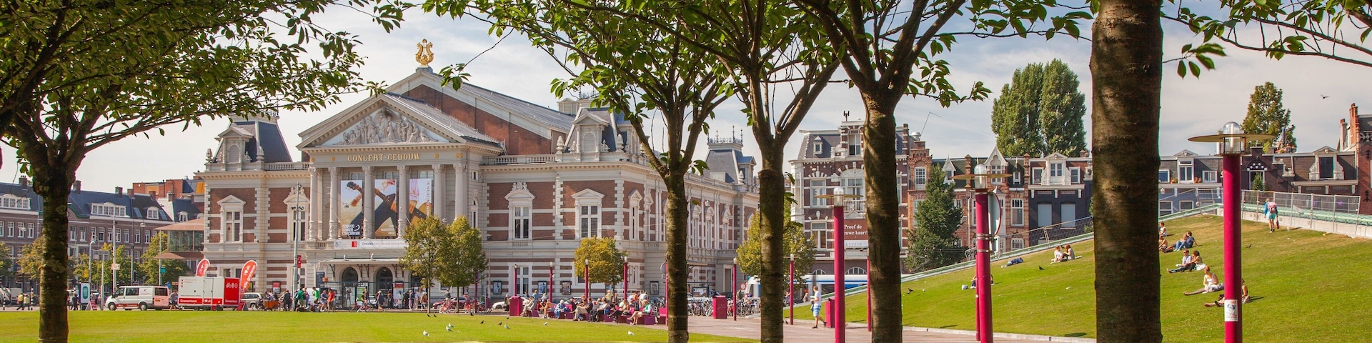 Concertgebouw showing a garden and heritage architecture