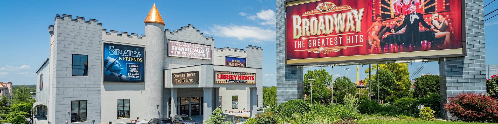 King\'s Castle Theater which includes signage and a castle
