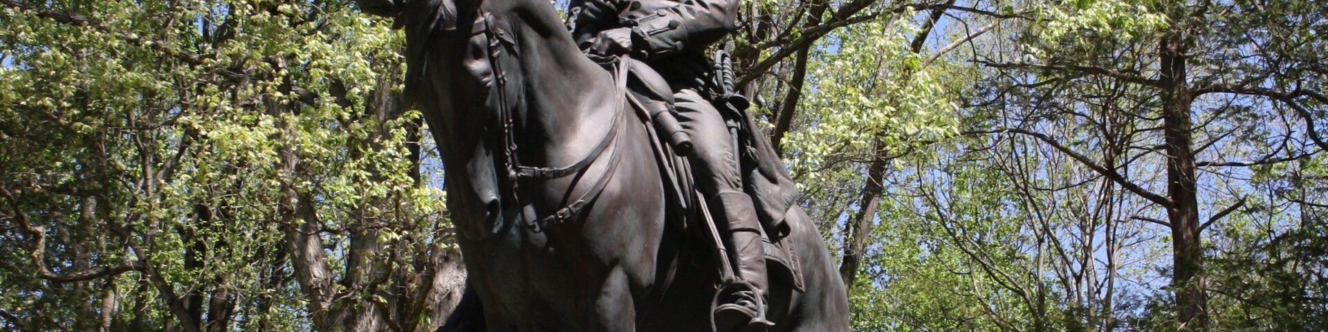 Guildford Courthouse National Military Park which includes a statue or sculpture