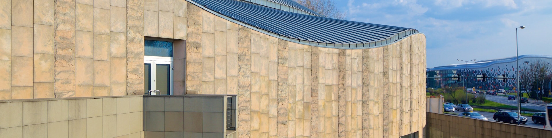 Centro de Arte Japonesa e Tecnologia de Manggha caracterizando arquitetura moderna