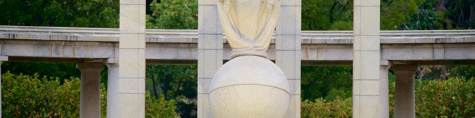 Monumento Huguenote que inclui um monumento, uma estátua ou escultura e um parque